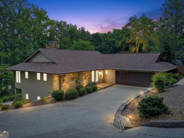 1052 Lakemont Dr, Gainesville, GA 30501