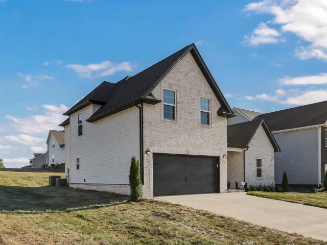 902 Inverness Ln