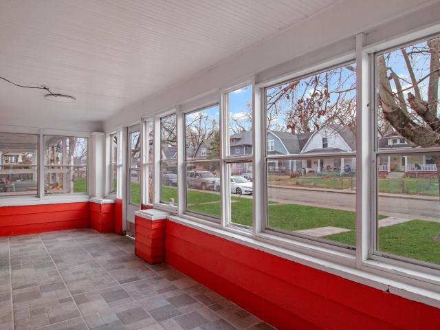 1052 W 35th Street