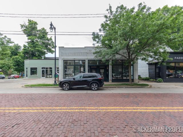 1052 Wealthy Street SE