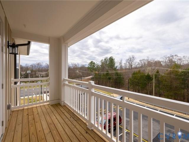 10530 Stony Bluff Dr Unit 305, Ashland, VA 23005