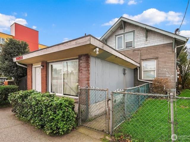 10531 Aurora Ave N, Seattle, WA 98133
