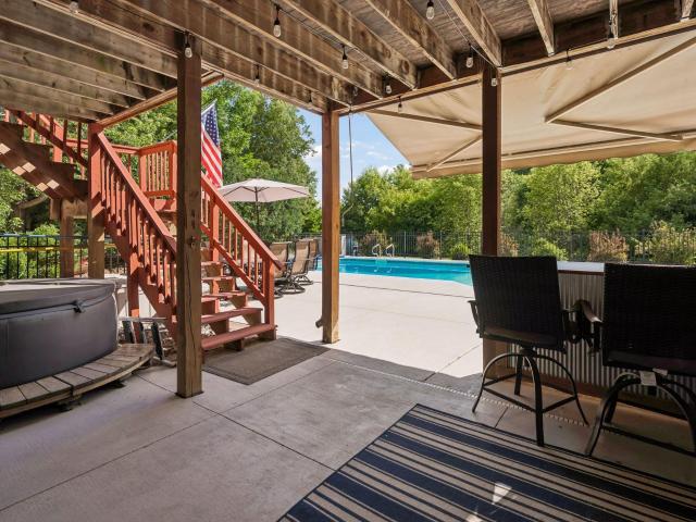 10531 Golden Eagle Trail
