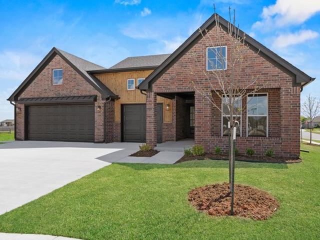 10532 NW 33rd Pl, Yukon, OK 73099