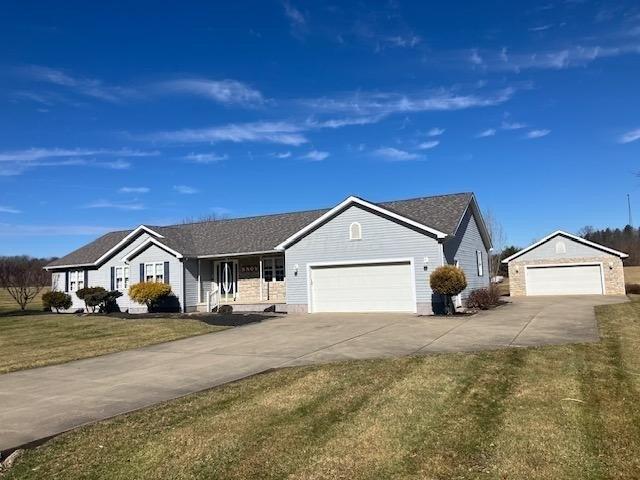 10535 S Poplar Dr, Glouster, OH 45732