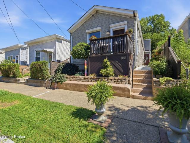 1053 Mary St