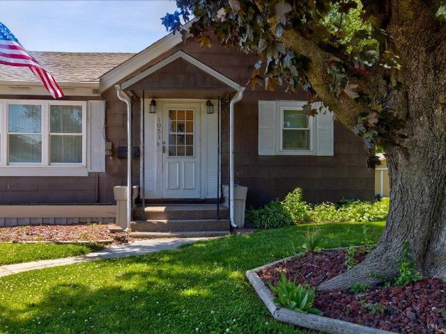 1053 Mitscher Ave