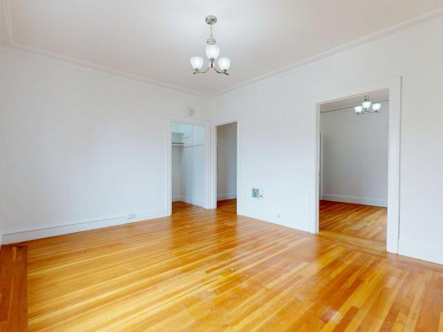 1053 Bush St, 1 bed, 1 full bath