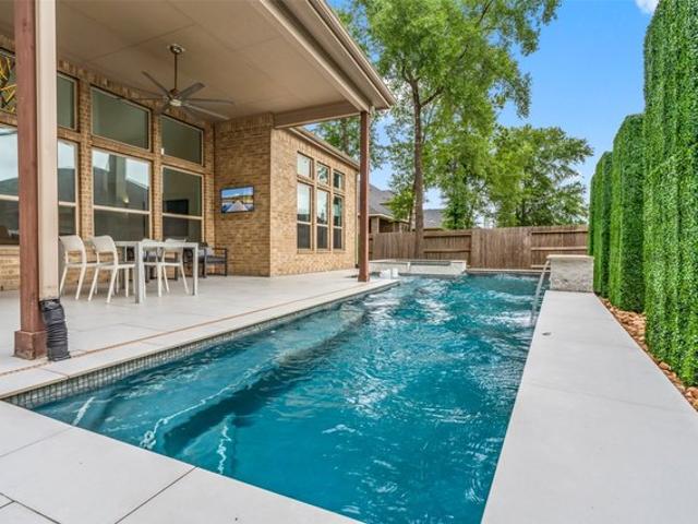 1053 Bat Hawk Ct, Conroe, TX 77385