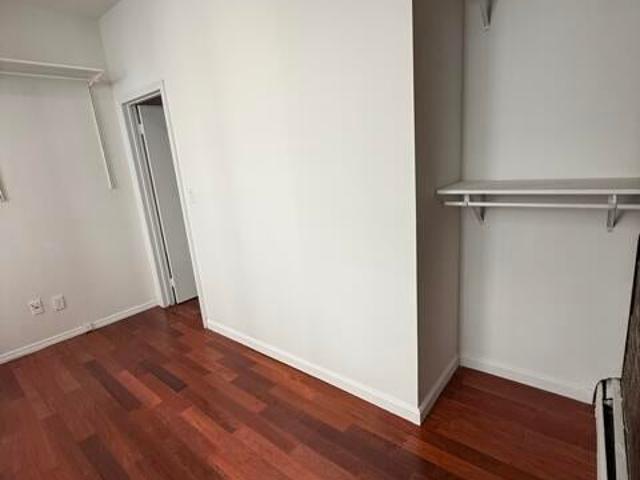#1053 Beautiful 2 bed/1 bath apartment in Mornings