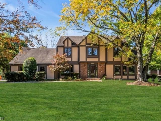 1053 Hillcrest Dr, Branchburg Township, NJ 08853