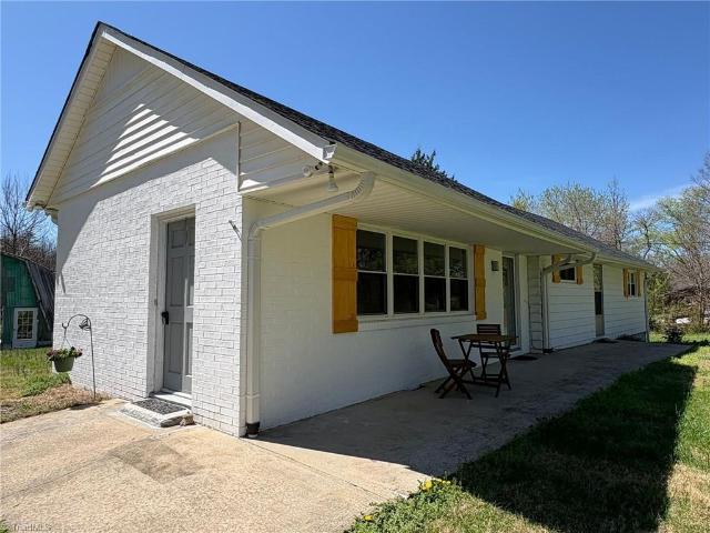 1053 Hoots Road