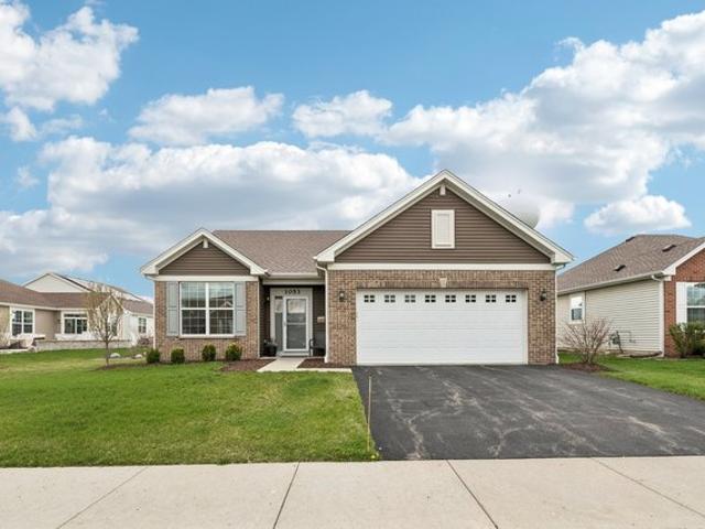 1053 Honey Locust Dr, Crystal Lake, IL 60012