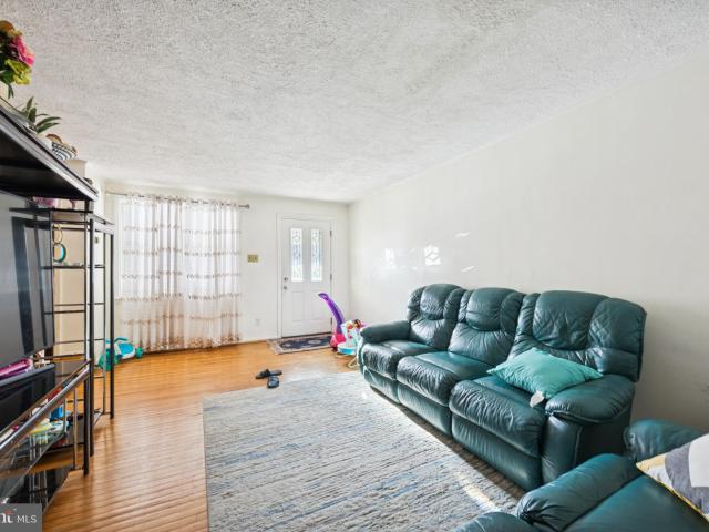 1053 Taylor Dr, Folcroft, PA 19032 | Compass