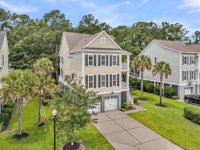 1053 Victoria Road