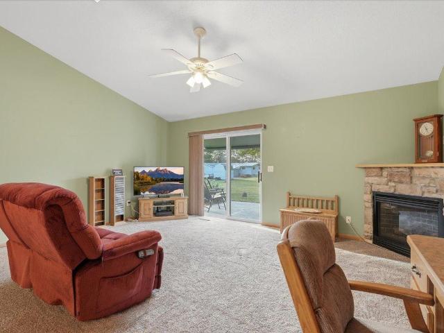 1053 W Ridge Court