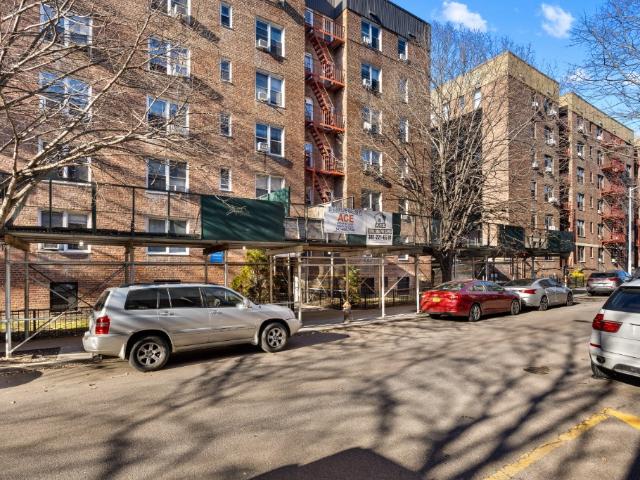 105 3 th Avenue, Queens, NY