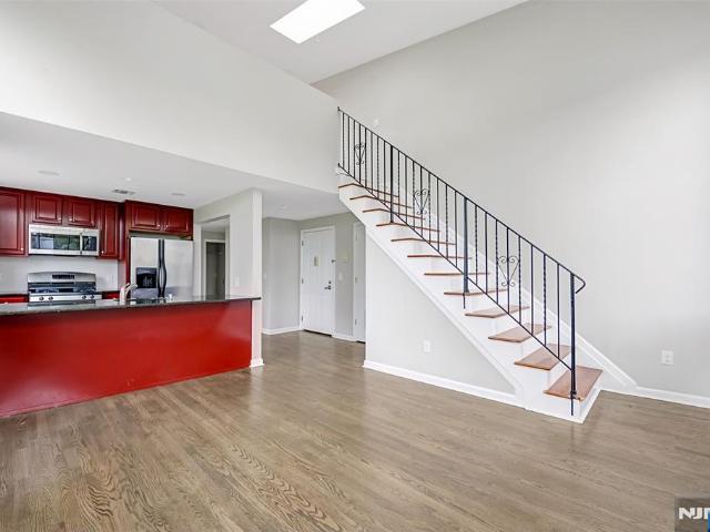 105 111 Marion Street # 18
