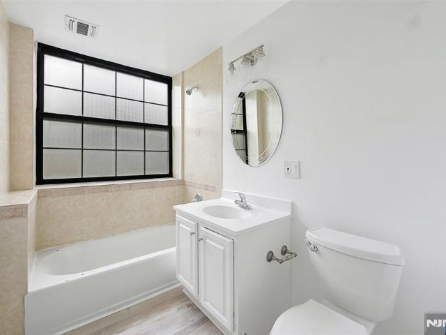 105 111 Marion Street # 18
