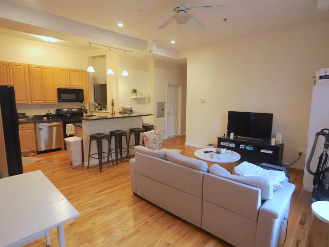 105 11Th St # 2F