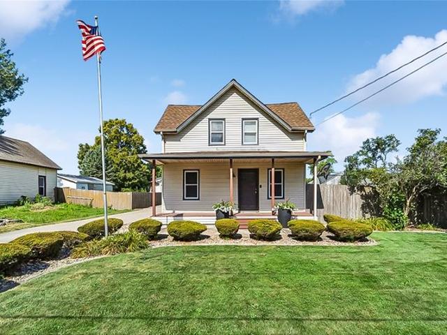 105 15th St, Dallas Center, IA 50063