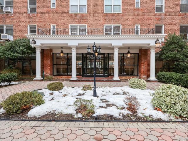 105 2 th Avenue 2G
