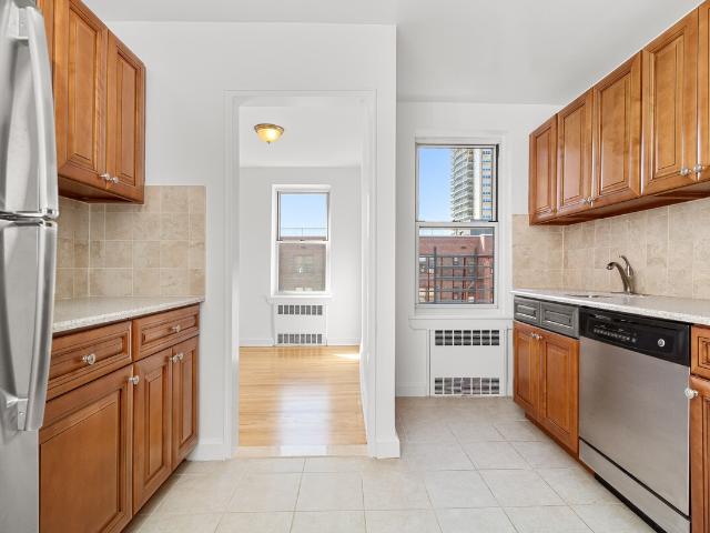 105 2 th Avenue, Queens, NY