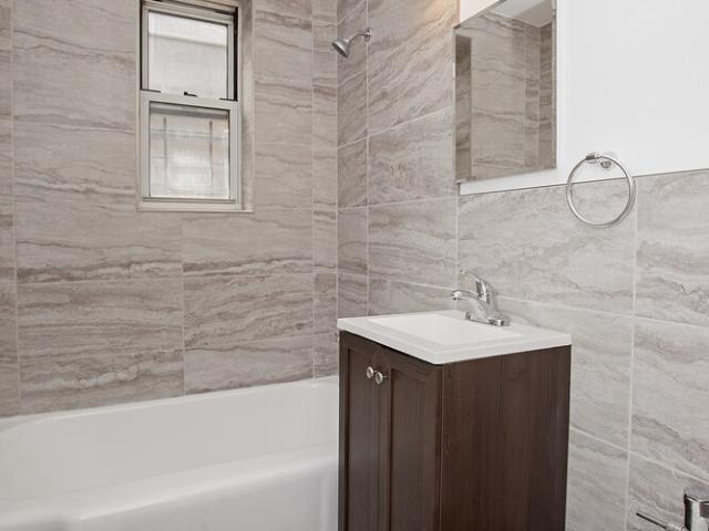 105 2 th Road, Queens, NY