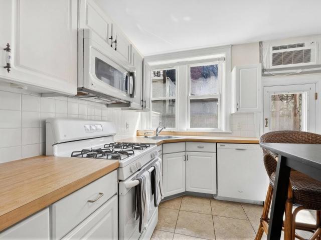 105 8Th St # 1