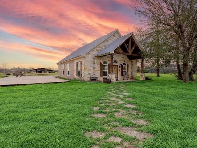 105 County Road 2239, Cleveland, TX 77327