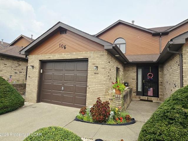 105 Countrywood Dr, Hanover Township, PA 18706