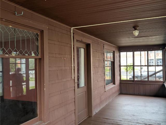 105 Courtney Avenue