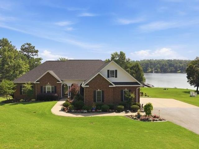 105 Coogans Blf, Hodges, SC 29653