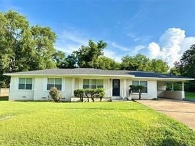 105 Calloway, Hughes Springs, TX 75656