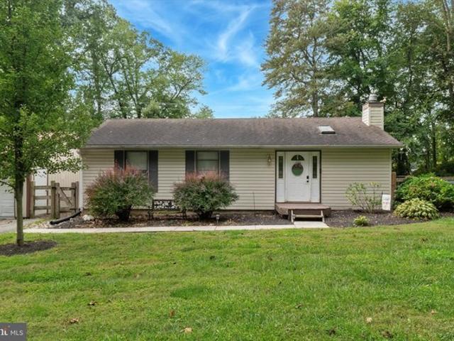 105 Cambridge Rd, Coatesville, PA 19320
