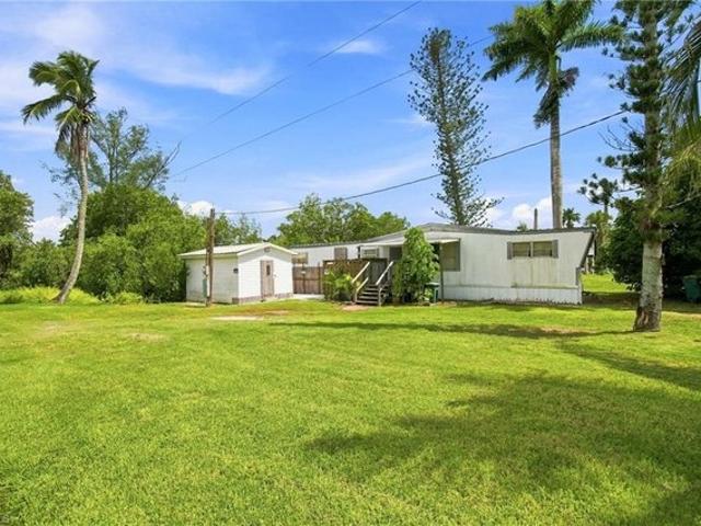 105 Cardinal Ct, FL 34141