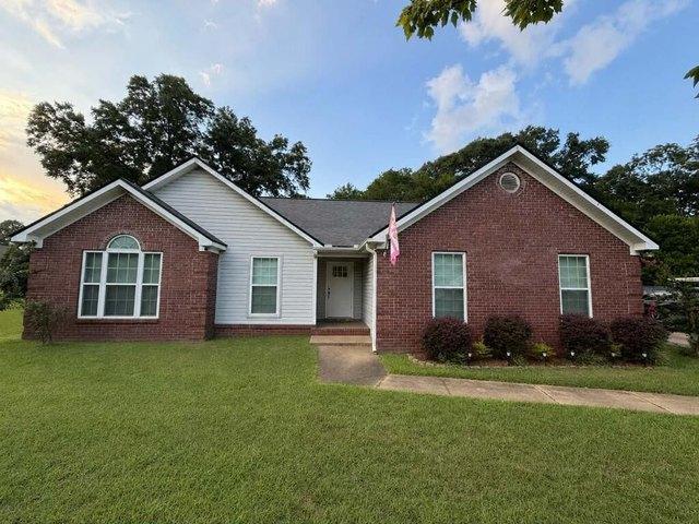 105 Carimar Pl, Headland, AL 36345