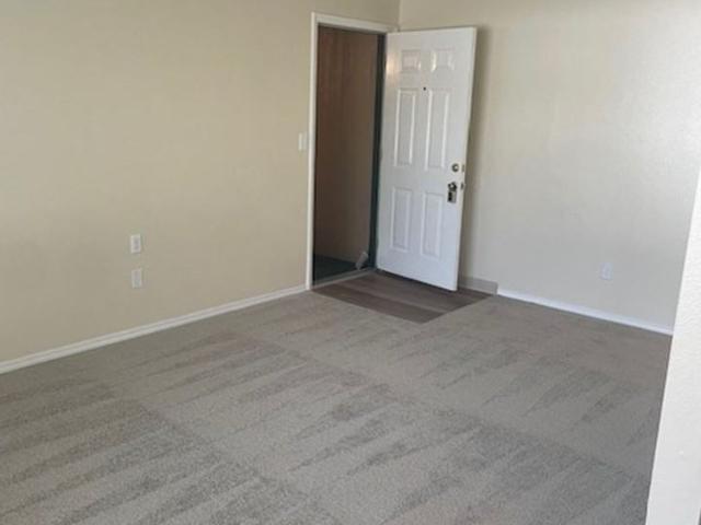 105 Cascade Village on 125th LLC 1 Bedroom Apartment for Rent at 2530 Se 125th Ave, Portland, OR 97236 Powellhurst Gilbert
