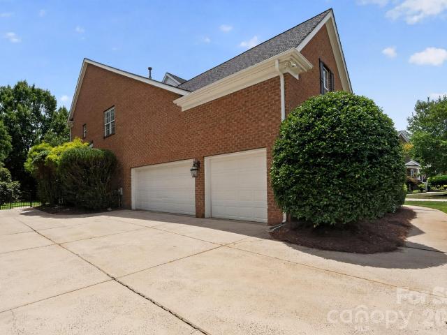 105 Castlestone Lane