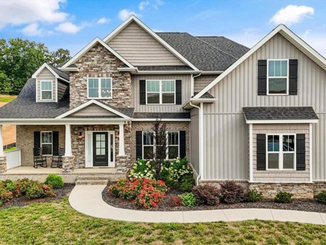 105 Cedarberry St, Oak Ridge, TN 37830
