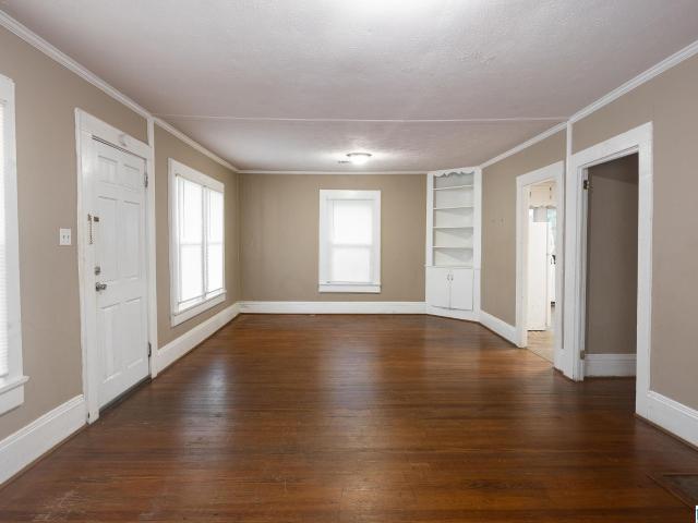 105 Church Avenue Ne