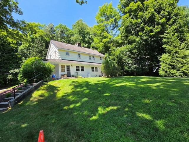 105 Chappaqua Rd, Briarcliff Manor, NY 10510