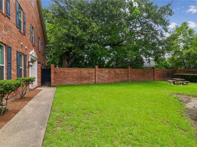 105 Charleston Park