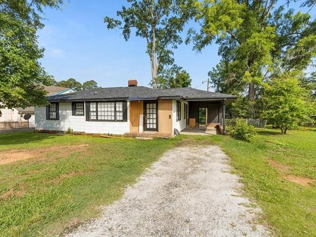 105 Chesterfield Ct, Greenwood, SC 29646