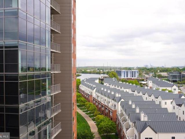 105 Christina Landing Dr #802, Wilmington, DE 19801