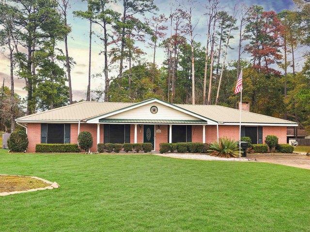 105 Cinnamon Oak St, Jasper, TX 75951
