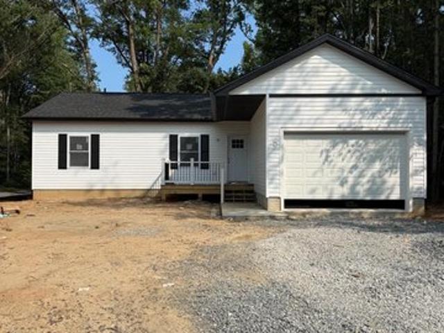 105 Circle Ln, Colonial Beach, VA 22443