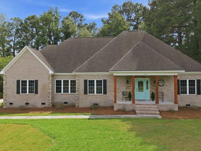 105 Circle St, Washington, NC 27889