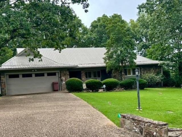 105 Crest Dr, Fairfield Bay, AR 72088