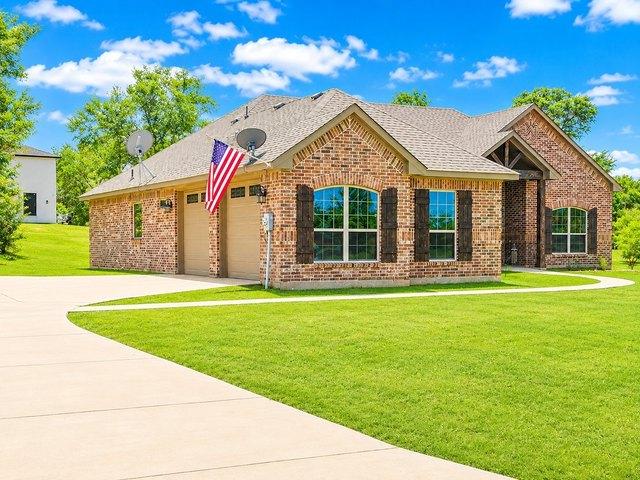 105 Crepe Myrtle, Corsicana, TX 75109